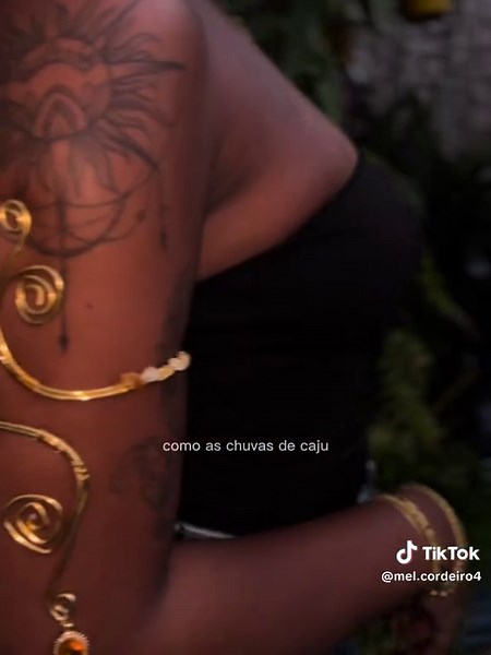 Braceletes de Oxum: Beleza e Significado