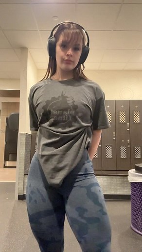 Maya | Part TWO of ways to style your oversized T if you want to switch it up a little🤝 first and last ones are my personal favs