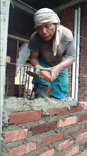 installation of red bricks on the 1nd floor