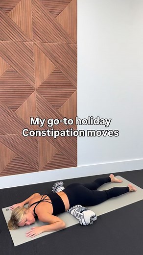 Feeling backed up… again? 😅 The holidays travel stress can make constipation so much worse especially if your pelvic floor is tight or not coordinating properly. And YES… your pelvic floor has everything to do with how easily you poop. If it’s too tight, too weak, or not relaxing at the right time → things literally can’t move. ✨ That’s why these 5 constipation-relief exercises are my go-to’s as a pelvic floor PT. Save them so you’re never stuck (literally) this holiday season. 👇 What these mo