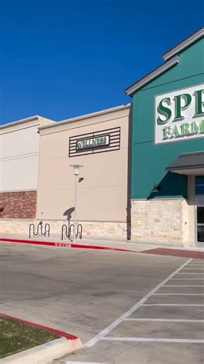 🥦 It’s almost here! Sprouts Farmers Market officially opens Friday, January 23 at 7 am, and the signage is already up at the new Creekside location next to HomeGoods. Fresh produce, bulk foods, vitamins, and natural favorites are about to become part of the weekly routine for health-minded shoppers in New Braunfels. #NewBraunfels #NBTX #SproutsFarmersMarket #NewBraunfelsTexas #NewBusiness | The New Braunfels Life