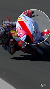 Watch out for the winglet! ⚠️ Enea Bastianini lost a large chunk of his aero at the first corner but it didn't stop him from charging to 4th! 💪 #BritishGP 🇬🇧 | MotoGP