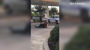 “Stop f---ing filming and help me!” Dangerous arrest near Greenspoint area caught on camera MORE ---> http://bit.ly/2LeIEev?utm_source=facebook&utm_medium=social&utm_campaign=snd&utm_content=kprc2 | KPRC2 / Click2Houston