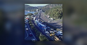 BREAKING: Serious crash blocks M1 southbound - The New South Wales Briefing