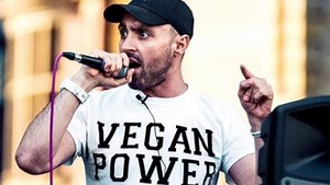 Dairy farmers get death threats from militant vegans. Courtesy- ITV