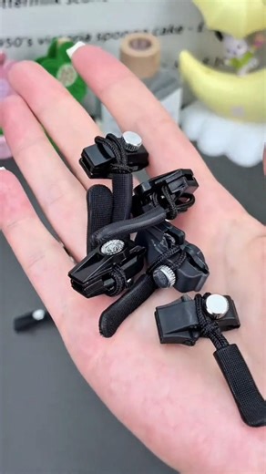 ₹5 में टूटी Zipper ठीक करो 😱 | Zipper Puller Repair Tool #shorts