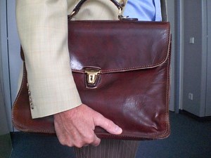 How to Cope With a Spouse Who Travels Frequently for Work