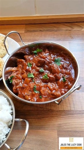 Slow Cooker Beef Curry Get This One Made You Won't Regret It . SEE TOP OF COMMENTS FOR MORE INFORMATION . #easyrecipes #healthymeals #lowcaloriemeals #slimmingworldrecipes #caloriecounting #caloriedeficitmeals #lowfat #slimmingworld #slimmingworlduk #fakeaway #mealideas #slowcookerrecipes #SlowCookerMeals #currynight | Jules The Lazy Cook