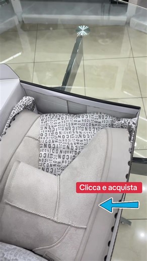 Video di Walking on (@walking_on) con suono originale - Walking on