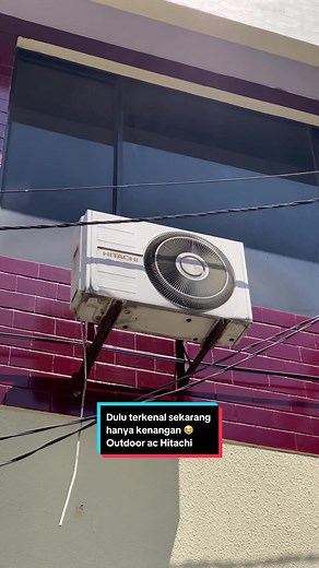 Outdoor AC Hitachi: Rare 90s Gem in Palembang