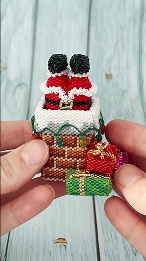 ThreadABead Santa Stuck in Chimney Trinket Box Bead Pattern