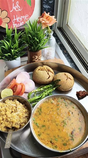 Chalo Rajasthan Chale #Daal Bati Churma #Rajasthani special food #ytshorts #shortsfeed #recipe