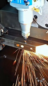 #Factory #LaserCut #lasercutter #CNC #LASER #cncmachining We are the manufacturers of Chinese laser equipment. More information: www.longxinlaser.com | Longxinlaser