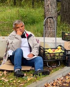 585K views · 23K reactions | When Compassion Meets Action: Helping an Elderly Vendor | Creative Panda | Facebook