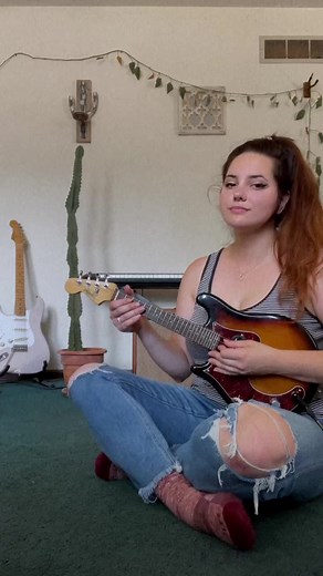 Nearly Forgot My Broken Heart: grungy distorted riffs & western twang combined🤝🏼 | Randi Twehous