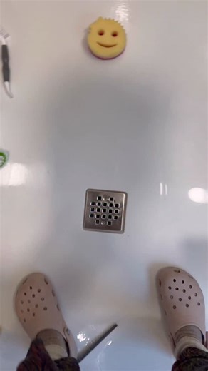 Lana Larouche | Easy peasy lol 😷😜 #deepclean #cleaninghacks #cleaning #funny #tgif | Instagram