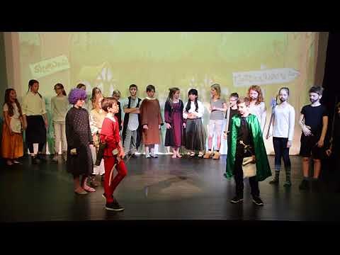 Year 6 Present Robin and the Sherwood Hoodies