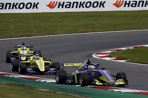 Ennyi volt: megszűnt a női formulaautós sorozat