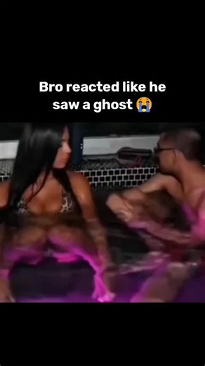 Kylie 🌷 on Instagram: "During a chaotic pool stream, Autumn Falls pulled a hilarious "prank" that completely caught N3on off guard. He flailed and scrambled in the water while everyone watching couldn’t stop laughing, and the chat went absolutely wild. It was one of those unpredictable moments that made the stream unforgettable, showing just how quickly things can turn into pure chaos when N3on is involved. #n3on"