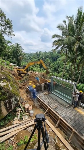 “Building a Glass-Edge Jungle Infinity Pool | Hidden Paradise Transformation”