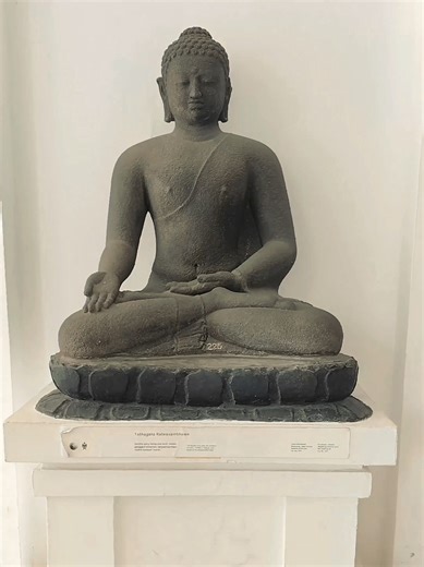 Part 1 | —17 seconds of her favorite time, where she feels alive— 📌Museum Nasional (Museum Gajah), Jakarta #museum #art #aesthetic #quietplace #museumdate