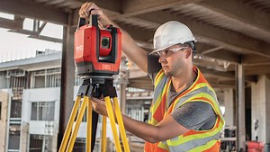 Widzieliście już tachimetr budowlany Hilti PLT 300❓️ Tylko 1️⃣osoba...