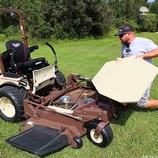 The BEST Mower I Have EVER Owned! Grasshopper 900D #Mower #LawnMower #Mowing #RidingMower | The Kelley's country life