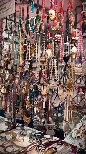 Sargaalaya Vatakara on Instagram: "സൃഷ്ടിയുടെ മഹോത്സവമായി മാറി SIACF 13! ✨ സർഗാലയ അന്താരാഷ്ട്ര കല കരകൗശല മേള ഇനി ഒരാഴ്ച കൂടെ മാത്രം! നിരവധി രാജ്യങ്ങളിൽ നിന്നുള്ള കരകൗശല ഉൽപന്നങ്ങളും കൈത്തറി മേളയും വൈവിധ്യമാർന്ന ഫ്ലവർ ഷോയും ഫുഡ് ഫെസ്റ്റും നിങ്ങൾക്കായി ഒരുക്കി ഇരിങ്ങൽ സർഗാലയയിൽ പുരോഗമിക്കുന്ന മേള സന്ദർശകർക്ക് ഒരു പുതിയ അനുഭവം സമ്മാനിച്ചു മുന്നേറുന്നു. ജനുവരി 11 വരെ ആസ്വദിക്കാം കലയുടെ ഉത്സവം സർഗാലയയിൽ! 💫 കൈത്തറി മേള | കരകൗശല മേള | ഫ്ലവർ ഷോ | ബോട്ടിംഗ് | കളരി ഗ്രാമം | ഫുഡ് ഫെസ്റ്റ് | ടൂറിസം എക്സ്പോ