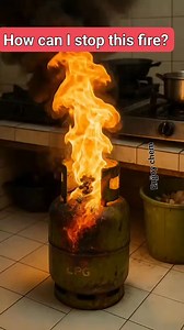 How to stop this fire before explosion?. Does a Wet blanket work?. Let's share what we know | Enjjoy chem