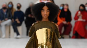 Loewe Women’s RTW Spring 2022