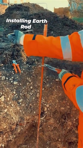 Installing Earth Rod 🤓 📌موقعنا : عمان - نهاية شارع الجامعة الاردنية - اشارة الدوريات الخارجية - اللوزي بلازا ط 3 ☎️ارقامنا : 0798806860 | شركة نوابغ الهندسة - Engineering Geniuses