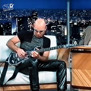1M views · 27K reactions | Joe Satriani - Blues Guitar Solo (Jô Soares Show) #guitar #guitarist #joesatriani #BluesGuitar | Shred Music TV | Facebook