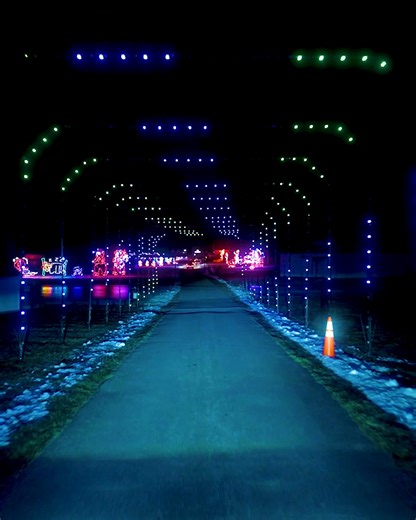 🎄 Temperatures are dropping & so are our prices! 🥳 Save over 25% OFF while you can! 🎟️ Don't miss out, our Flash Sale ends soon! ⏰ Opening Day Nov. 27 📍 Gift of Lights | Texas Motor Speedway 🎁 Millions of lights, Unique Displays & SO MUCH MORE! 🌟 | Gift of Lights at Texas Motor Speedway