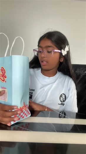 Haul de juguete en el Money Counter Mall