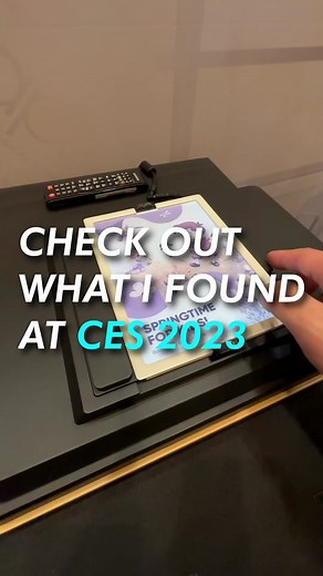 E-Ink displays are everywhere and you probably don’t even realize it. I had a chance to check out what E-Ink is working on and saw that they had some neat applications like color changing cars, the ability to tint roofs, android phones, and even foldable displays! I can’t wait until my e-reader folds up like a book because of the foldable e-ink display 🤯 #eink #android #androidphone #androidphones #smartphone #smartphones #tech #technology #phones #androidsmartphone #einkdisplay #display #thisi