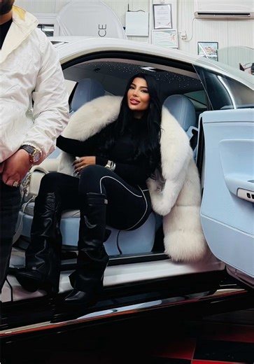 Crăciun Fericit: Sărbători cu Pace și Iubire