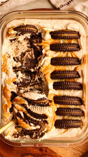 The Viral Japanese Cheesecake but make it peanut butter oreo style 💖🥰 I swear I have seen almost every food creator make a version of this in the last couple of days, and I just had to join the fun! The traditional recipe just uses Greek yogurt and biscoff cookies, but I made my own version that's dairy, gluten, and refined sugar-free! I used @culinayogurt mixed with some peanut butter, vanilla protein powder, and a little maple syrup to sweeten. The vanilla protein powder made the mixture thi