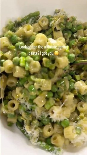 The Ultimate Spring Pasta with Pesto, Mascarpone, Asparagus, Leeks, Peas, and Lemon! 🍋