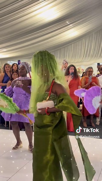 Stunning Wedding Moments: A Gorgeous Bride's Celebration