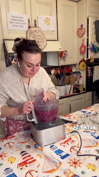 Italian Woman Making Fresh Pasta from Scratch | Homemade Bread