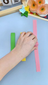 rotating 3d star craft hashtags: #diy #crafts #3dstar #kidsactivities #handmade #funprojects #diycrafts #creativeprojects #papercrafts #craftingwithkids | paper craft ideas