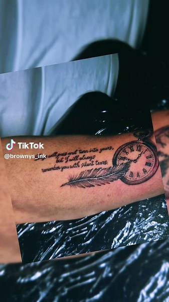 ✨️Rememberence tattoo✨️ Clock with sentimental time, with a feather represents someone watching over you, with a little quote. Taking bookings for October and November. Also, FULL DAY sittings are back on Saturdays. Grab one quick before they all go. #sentimental #ink #tattoo #feather #clock