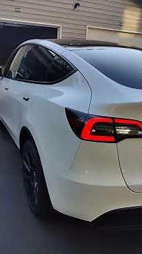 Tesla Smart Summon from garage very narrow space