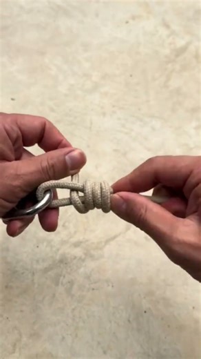 Instructions for tying a rescue hook quickly and securely #diy #craftyhome #crafting