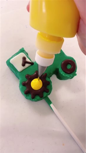 Satisfying Rice Krispy Treat ASMR with Tractor Sounds