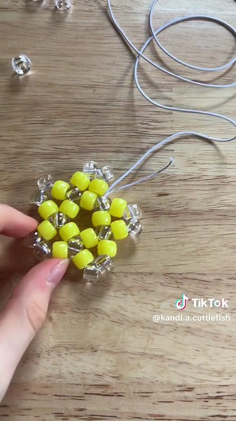 @moxxie I hope this helps!! ^_^ #kandi #kandikid #kandiart #kandiartist #kandijewelry #kandistar #kanditutorial #tutorial #star #stars #beads #fyp #fypシ #lgbtq #lgbt🌈 #gay