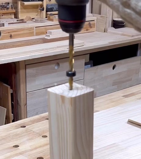 #2 Assembly and finishing process of a simple but stable table structure | Holly Underwood