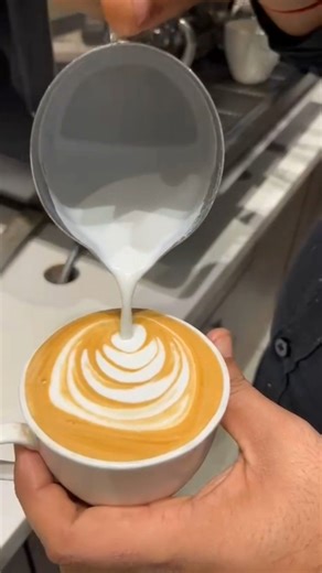 MAKE TO TULIP COFFEE ART CAPPUCCINO #song #bollywood #music #coffee #coffeeday #coffeewithkaran