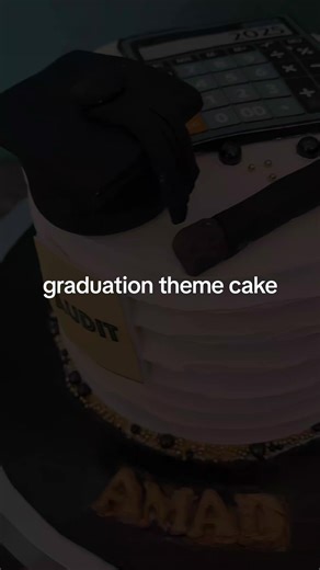Graduation Buttercream Cake Design Ideas