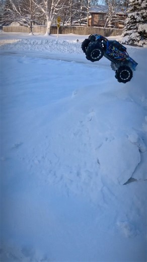 X-Maxx Winter Upgrade ❄️ Aluminum Front End vs Alaska Cold